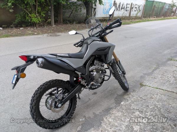 Серый Хонда CRF 300 2025 в Таллин, объемом двигателя 0.29 л и пробегом 2 тыс. км за 5490 €, фото 1 на AUTOMOTO.COM.LV