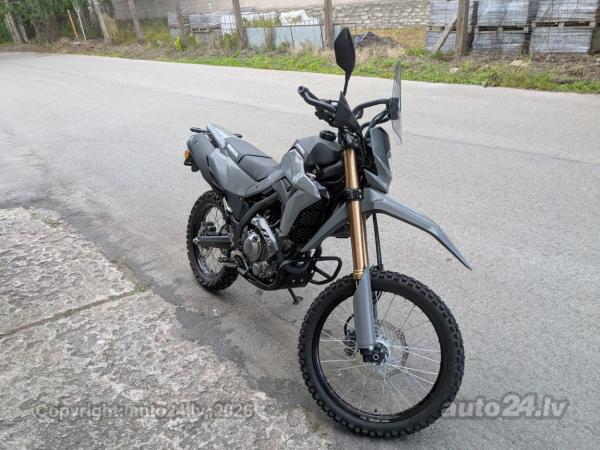 Серый Хонда CRF 300 2025 в Таллин, объемом двигателя 0.29 л и пробегом 2 тыс. км за 5490 €, фото 2 на AUTOMOTO.COM.LV