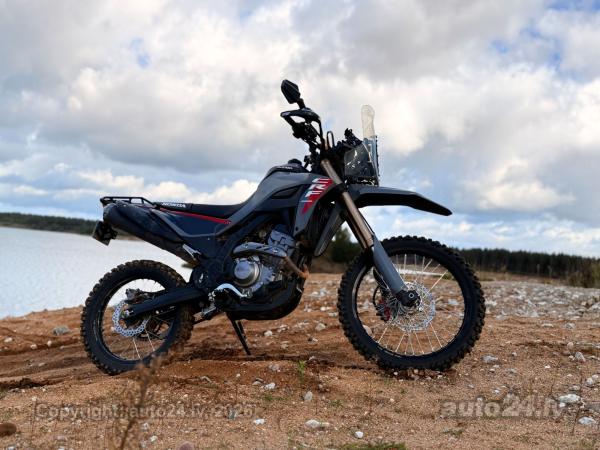 Grey Honda CRF 300 2025 in Tallinn, with an engine capacity of 0.29 L and mileage of 8 thousand km for 6750 €, photo 1 on AUTOMOTO.COM.LV