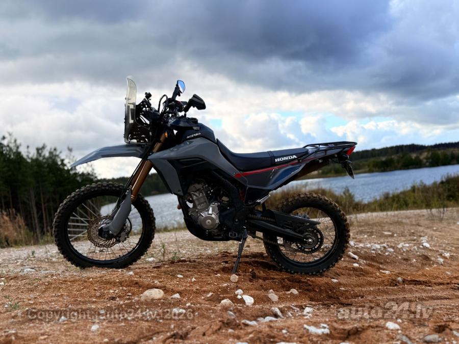 Grey Honda CRF 300 2025 in Tallinn, with an engine capacity of 0.29 L and mileage of 8 thousand km for 6750 €, photo 4 on AUTOMOTO.COM.LV