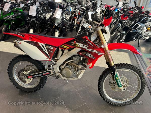 Honda CRF 300 2009 in Tallinn, with an engine capacity of 0.30 L and mileage of 14 thousand km for 2790 €, photo 2 on AUTOMOTO.COM.LV
