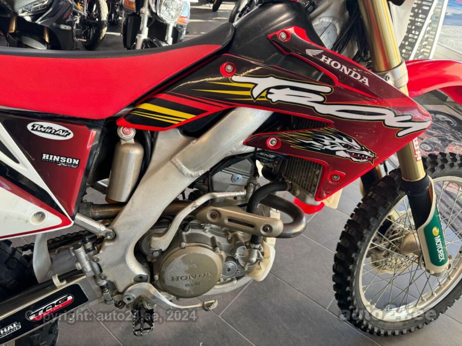 Honda CRF 300 2009 Tallina, ar dzinēja tilpumu 0.30 L un nobraukumu 14 tūkst. km par 2790 €, foto 4 vietnē AUTOMOTO.COM.LV
