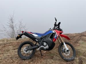 Хонда CRF 300 2025 в Таллин, объемом двигателя 0.30 л и пробегом 4 тыс. км за 6900 €, фото 4 на AUTOMOTO.COM.LV