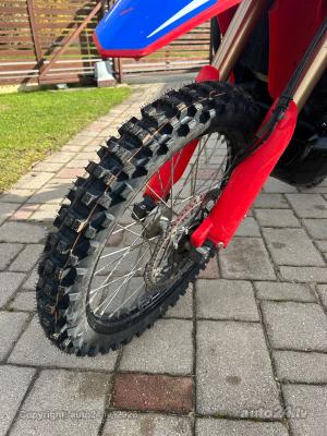 Sarkans Honda CRF 300 2024 Valmiera, ar dzinēja tilpumu 0.29 L un nobraukumu 10 tūkst. km par 5500 €, foto 3 vietnē AUTOMOTO.COM.LV