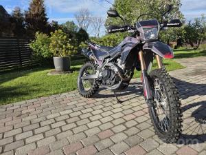 Хонда CRF 300L 2024 в Рига, объемом двигателя 0.30 л и пробегом 0 тыс. км за 5900 €, фото  на AUTOMOTO.COM.LV
