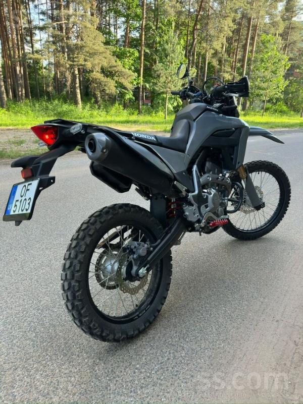 Honda CRF 300L 2025 Rīga, ar dzinēja tilpumu 0.30 L un nobraukumu 0 tūkst. km par 5900 €, foto 5 vietnē AUTOMOTO.COM.LV