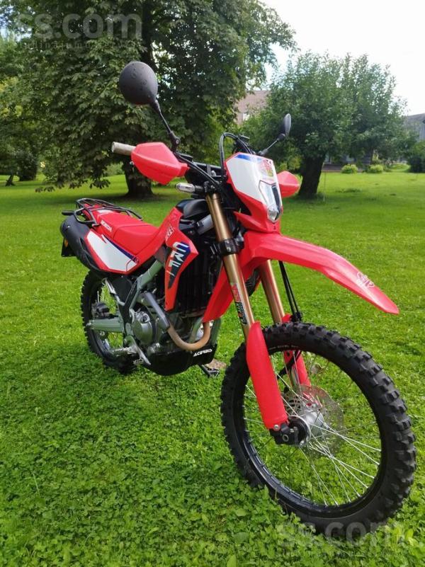 Honda CRF 300L 2025 in Valmiera, with an engine capacity of 0.29 L and mileage of 0 thousand km for 5550 €, photo 4 on AUTOMOTO.COM.LV