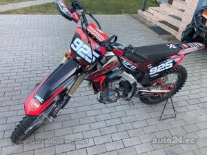 Хонда CRF 450 2021 в Выру, объемом двигателя 0.00 л и пробегом 0 тыс. км за 3500 €, фото 2 на AUTOMOTO.COM.LV