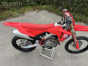 Honda CRF 450 2026 in Ogre, with an engine capacity of 0.45 L and mileage of 0 thousand km for 5500 €, photo 5 on AUTOMOTO.COM.LV