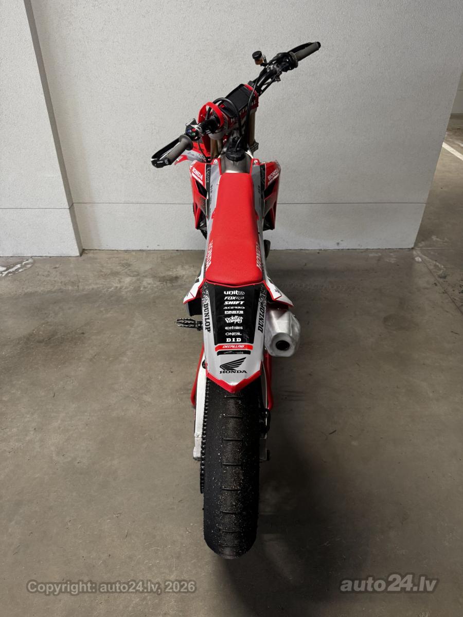 Red Honda CRF 450 2021 in Tallinn, with an engine capacity of 0.45 L and mileage of 55 thousand km for 6500 €, photo 5 on AUTOMOTO.COM.LV