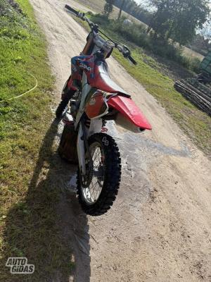 Honda CRF 450R 2005 in Telschi, with an engine capacity of 0.45 L and mileage of 0 thousand km for 2150 €, photo 4 on AUTOMOTO.COM.LV