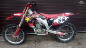 Honda CRF 450R 2006 Panevēža, ar dzinēja tilpumu 0.00 L un nobraukumu 0 tūkst. km par 1700 €, foto 3 vietnē AUTOMOTO.COM.LV