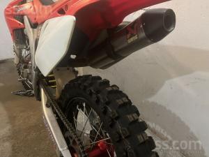Хонда CRF 450R 2007 в Рига, объемом двигателя 0.45 л и пробегом 0 тыс. км за 2050 €, фото 4 на AUTOMOTO.COM.LV