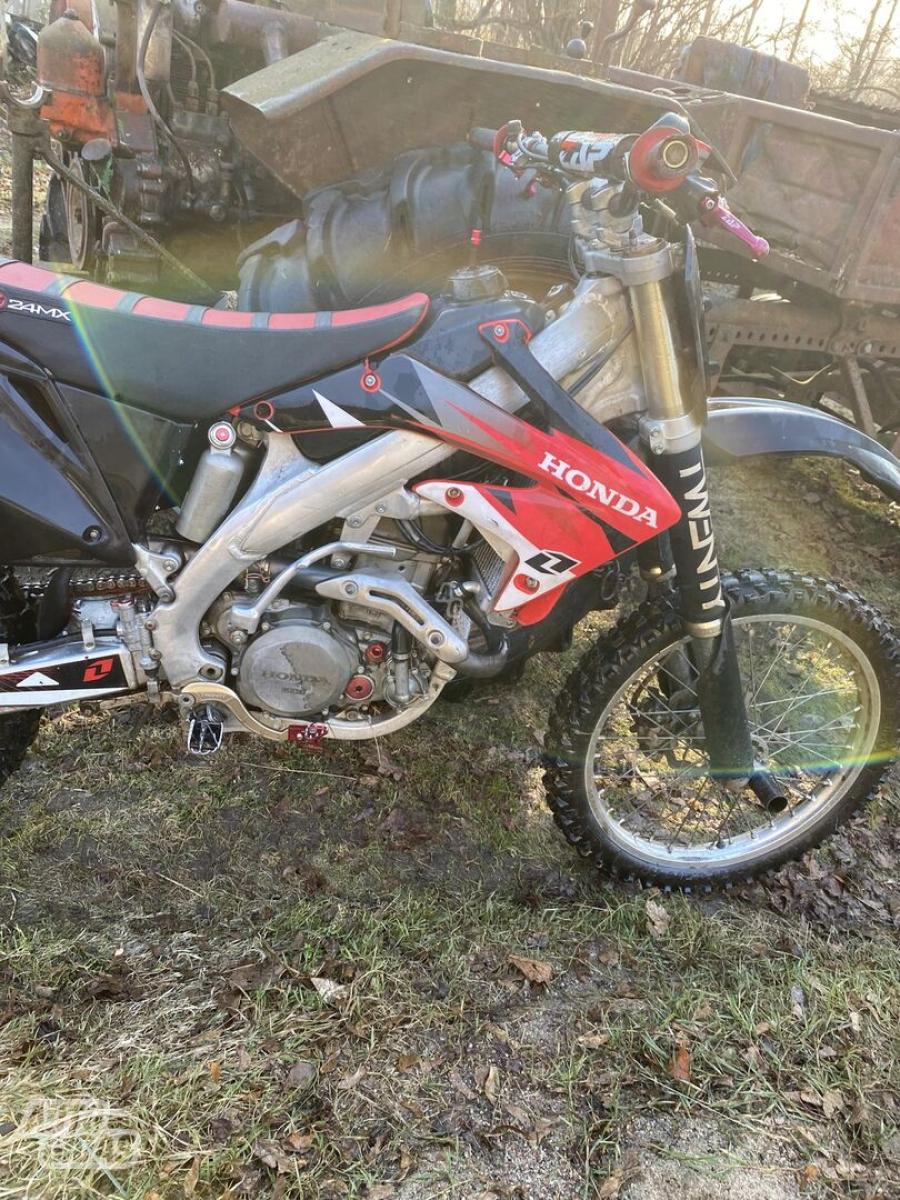 Honda CRF 450R 2008 in Silute, with an engine capacity of 0.00 L and mileage of 0 thousand km for 1800 €, photo 1 on AUTOMOTO.COM.LV