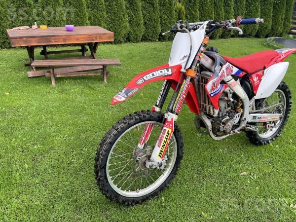 Хонда CRF 450R 2008 в Елгава на AUTOMOTO.COM.LV Хонда CRF 450R 2008 в Елгава, объемом двигателя 0.45 л и пробегом 0 тыс. км за 2200 €, фото 1 на AUTOMOTO.COM.LV