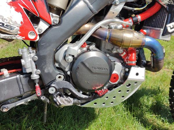 Хонда CRF 450R 2009 в Вильнюс, объемом двигателя 0.45 л и пробегом 0 тыс. км за 4999 €, фото 9 на AUTOMOTO.COM.LV