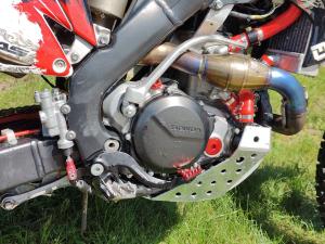 Хонда CRF 450R 2009 в Вильнюс, объемом двигателя 0.45 л и пробегом 0 тыс. км за 4999 €, фото 10 на AUTOMOTO.COM.LV