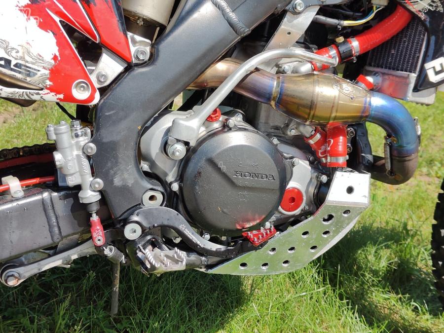 Хонда CRF 450R 2009 в Вильнюс, объемом двигателя 0.45 л и пробегом 0 тыс. км за 4999 €, фото 10 на AUTOMOTO.COM.LV