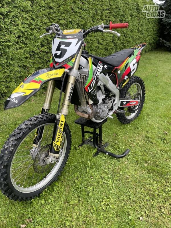 Хонда CRF 450R 2010 в Пасвалис, объемом двигателя 0.45 л и пробегом 0 тыс. км за 2200 €, фото 3 на AUTOMOTO.COM.LV
