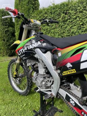 Honda CRF 450R 2010 in Pasvalys, with an engine capacity of 0.45 L and mileage of 0 thousand km for 2200 €, photo 5 on AUTOMOTO.COM.LV