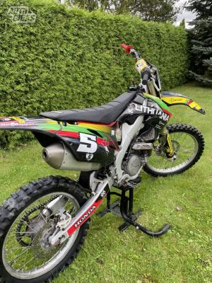 Honda CRF 450R 2010 in Pasvalys, with an engine capacity of 0.45 L and mileage of 0 thousand km for 2200 €, photo 12 on AUTOMOTO.COM.LV