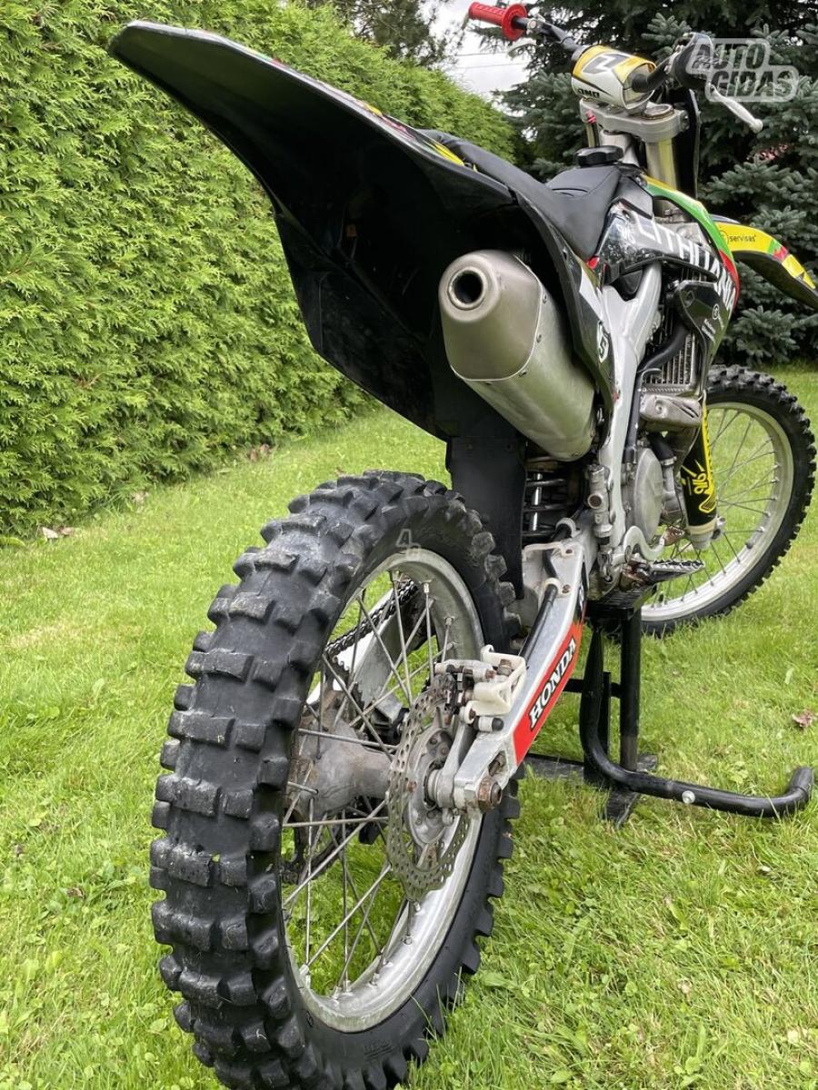 Honda CRF 450R 2010 in Pasvalys, with an engine capacity of 0.45 L and mileage of 0 thousand km for 2200 €, photo 13 on AUTOMOTO.COM.LV
