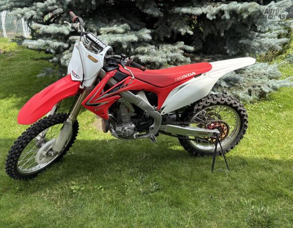 Honda CRF 450R 2011 in Kaunas, with an engine capacity of 0.00 L and mileage of 0 thousand km for 2200 €, photo 3 on AUTOMOTO.COM.LV