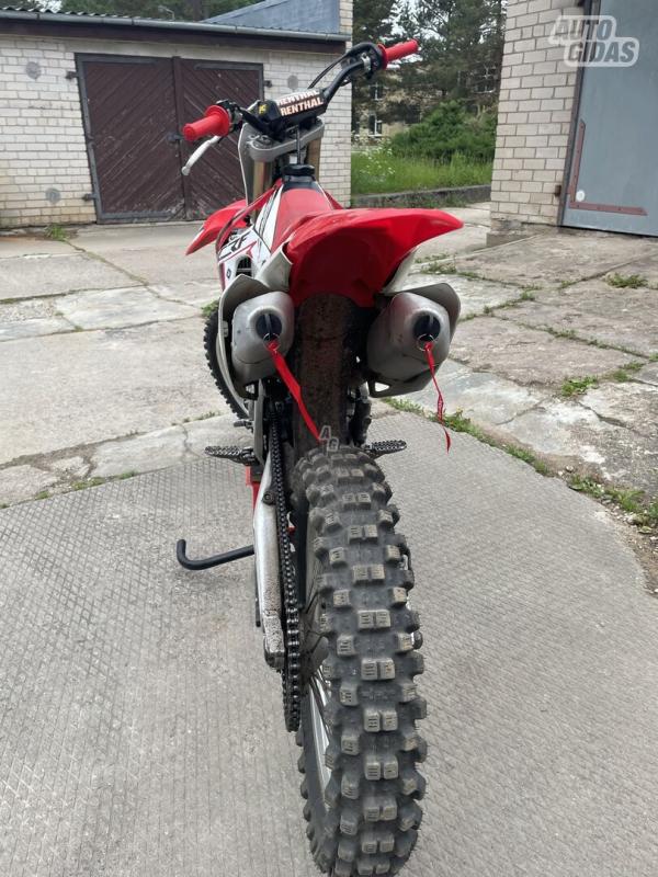Honda CRF 450R 2015 in Kupiskis, with an engine capacity of 0.00 L and mileage of 0 thousand km for 2600 €, photo 8 on AUTOMOTO.COM.LV