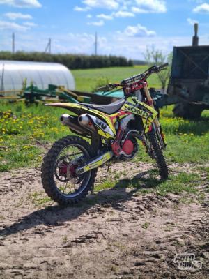 Хонда CRF 450R 2016 в Шилуте, объемом двигателя 0.45 л и пробегом 0 тыс. км за 2600 €, фото 1 на AUTOMOTO.COM.LV