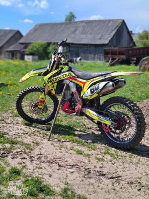 Хонда CRF 450R 2016 в Шилуте, объемом двигателя 0.45 л и пробегом 0 тыс. км за 2600 €, фото 3 на AUTOMOTO.COM.LV