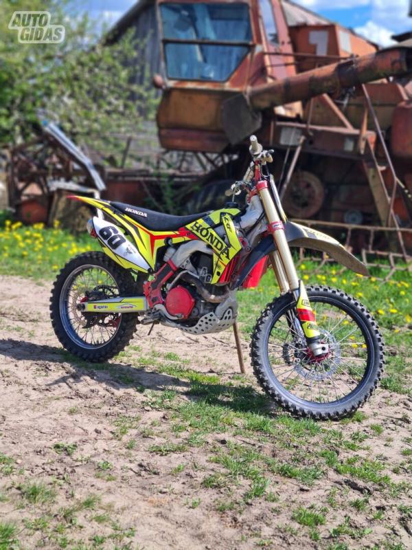 Хонда CRF 450R 2016 в Шилуте, объемом двигателя 0.45 л и пробегом 0 тыс. км за 2600 €, фото 3 на AUTOMOTO.COM.LV