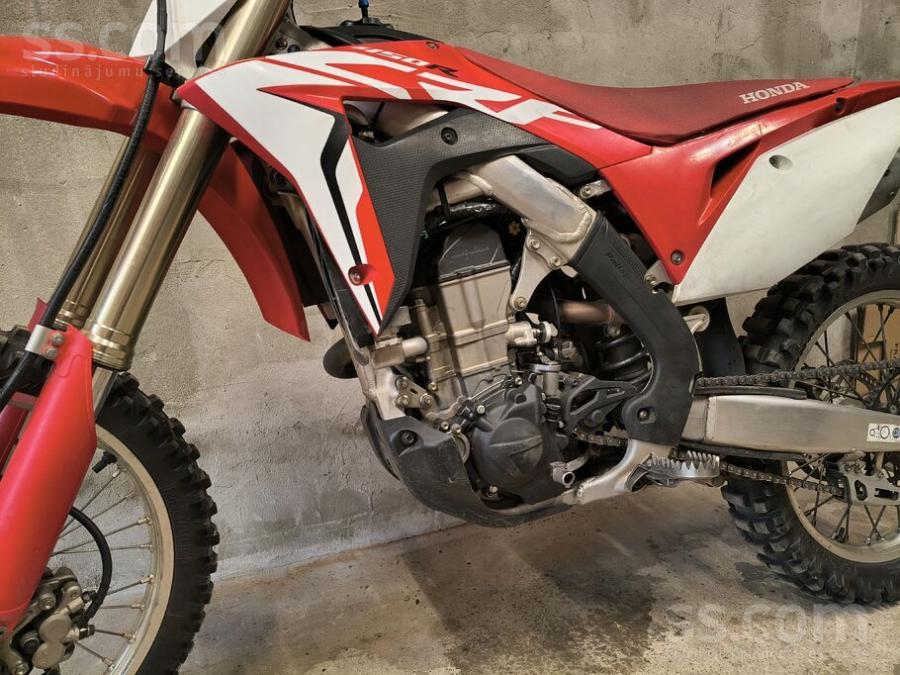 Honda CRF 450R 2017 Daugavpils, ar dzinēja tilpumu 0.45 L un nobraukumu 0 tūkst. km par 2500 €, foto 3 vietnē AUTOMOTO.COM.LV