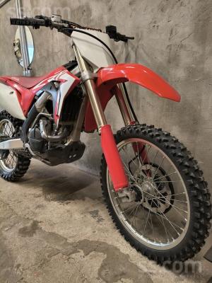 Honda CRF 450R 2017 Daugavpils, ar dzinēja tilpumu 0.45 L un nobraukumu 0 tūkst. km par 2500 €, foto 6 vietnē AUTOMOTO.COM.LV