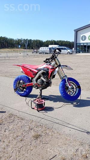 Хонда CRF 450R 2017 в Огре, объемом двигателя 0.45 л и пробегом 0 тыс. км за 5000 €, фото  на AUTOMOTO.COM.LV
