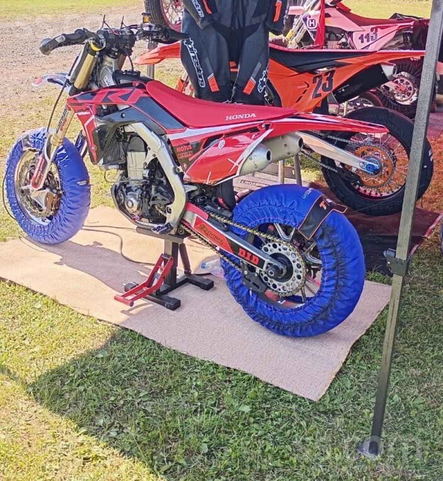 Honda CRF 450R 2017 in Ogre, with an engine capacity of 0.45 L and mileage of 0 thousand km for 5000 €, photo 3 on AUTOMOTO.COM.LV