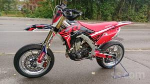 Хонда CRF 450R 2017 в Огре, объемом двигателя 0.45 л и пробегом 0 тыс. км за 2650 €, фото 1 на AUTOMOTO.COM.LV