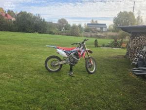 Honda CRF 450R 2017 in Telschi, with an engine capacity of 0.45 L and mileage of 0 thousand km for 2900 €, photo 3 on AUTOMOTO.COM.LV