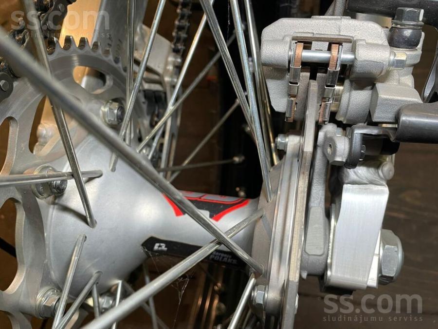 Хонда CRF 450R 2022 в Валмиера, объемом двигателя 0.45 л и пробегом 0 тыс. км за 7500 €, фото 4 на AUTOMOTO.COM.LV