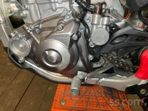 Хонда CRF 450R 2022 в Валмиера, объемом двигателя 0.45 л и пробегом 0 тыс. км за 7500 €, фото 5 на AUTOMOTO.COM.LV