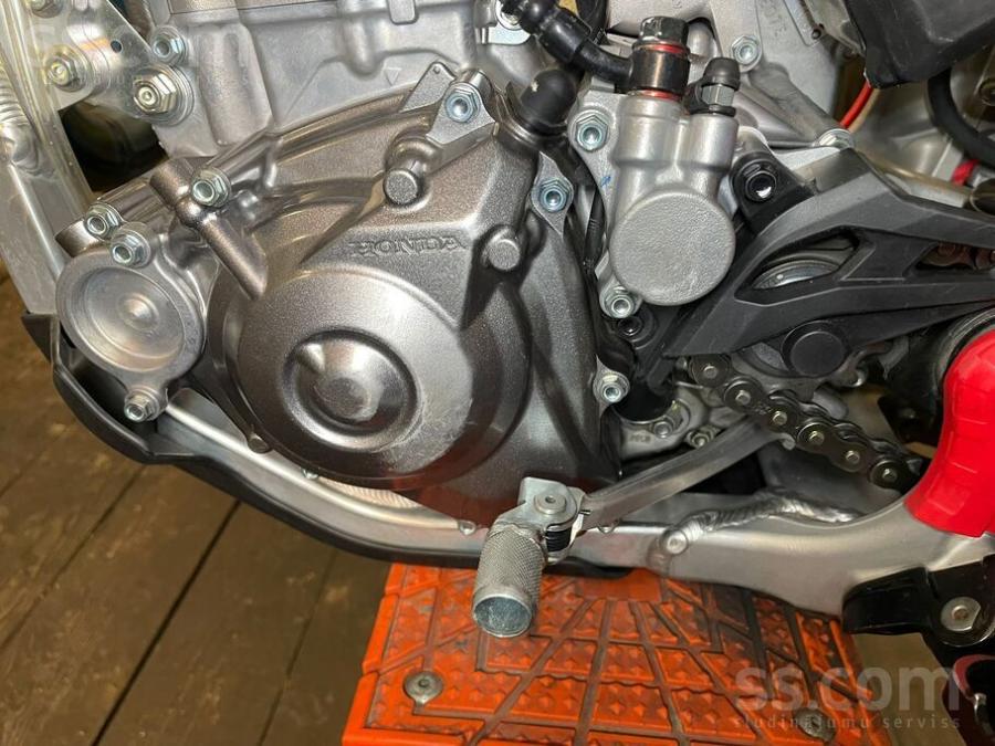 Хонда CRF 450R 2022 в Валмиера, объемом двигателя 0.45 л и пробегом 0 тыс. км за 7500 €, фото 5 на AUTOMOTO.COM.LV