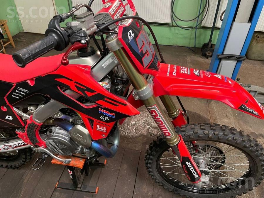 Хонда CRF 450R 2022 в Валмиера, объемом двигателя 0.45 л и пробегом 0 тыс. км за 7500 €, фото 6 на AUTOMOTO.COM.LV