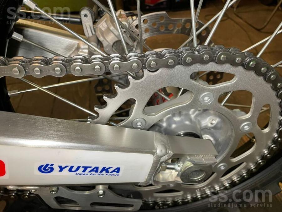 Хонда CRF 450R 2022 в Валмиера, объемом двигателя 0.45 л и пробегом 0 тыс. км за 7500 €, фото 9 на AUTOMOTO.COM.LV