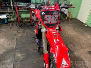 Хонда CRF 450R 2022 в Валмиера, объемом двигателя 0.45 л и пробегом 0 тыс. км за 7500 €, фото 11 на AUTOMOTO.COM.LV