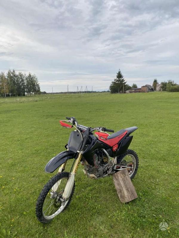 Черный Хонда CRF 2009 в Каунас, объемом двигателя 0.15 л и пробегом 0 тыс. км за 2200 €, фото 1 на AUTOMOTO.COM.LV