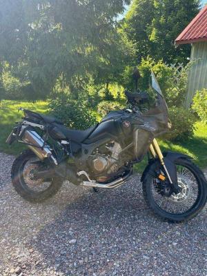 Black Honda CRF 2016 in Klaipeda, with an engine capacity of 1.00 L and mileage of 33 thousand km for 10500 €, photo 5 on AUTOMOTO.COM.LV