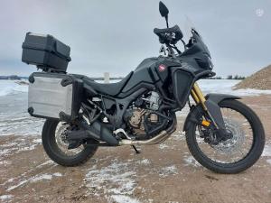 Melns Honda CRF 2017 Alīta, ar dzinēja tilpumu 1.00 L un nobraukumu 66 tūkst. km par 10406 €, foto 5 vietnē AUTOMOTO.COM.LV