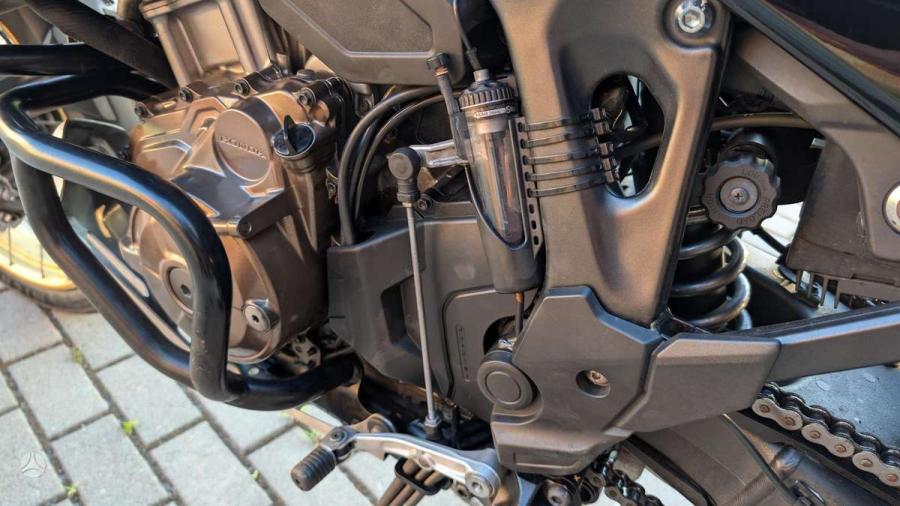 Melns Honda CRF 2020 Tauragė, ar dzinēja tilpumu 1.10 L un nobraukumu 29 tūkst. km par 11500 €, foto 13 vietnē AUTOMOTO.COM.LV