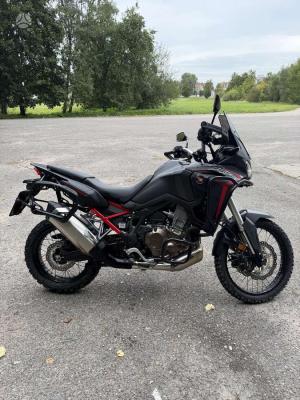 Melns Honda CRF 2020 Mažeikiai, ar dzinēja tilpumu 1.10 L un nobraukumu 23 tūkst. km par 11600 €, foto  vietnē AUTOMOTO.COM.LV