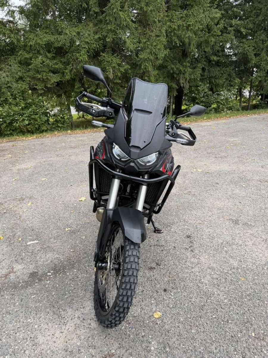 Черный Хонда CRF 2020 в Мажейкяй, объемом двигателя 1.10 л и пробегом 23 тыс. км за 11600 €, фото 3 на AUTOMOTO.COM.LV