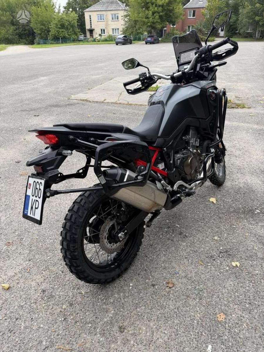 Черный Хонда CRF 2020 в Мажейкяй, объемом двигателя 1.10 л и пробегом 23 тыс. км за 11600 €, фото 4 на AUTOMOTO.COM.LV